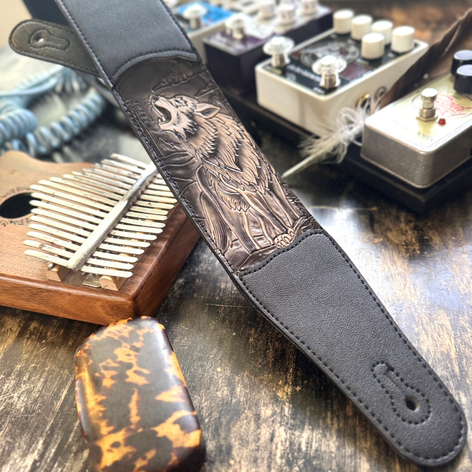 CVG-WL-B Hand Carved Black & White Howling Timber Wolf On Black Leather ...